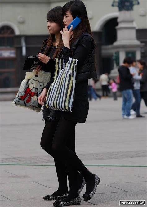 两个黑丝女孩都很漂亮 中国娱乐资讯网cecetcn