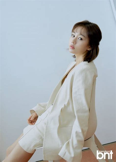 패션엔 슬의생 안은진 깔끔 발랄 페미닌룩 추민하 느낌 그대로