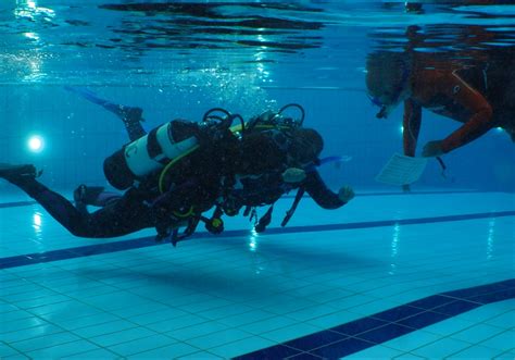 Start Diving Light And Dark Diving