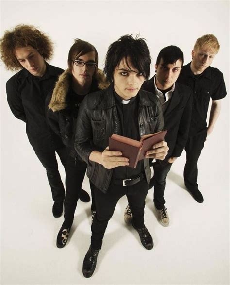 Mcr 2005 Priest Photoshoot My Chemical Romance Mcr Gerard Way