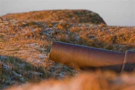 A Cannon Between Berms Toinen Linja