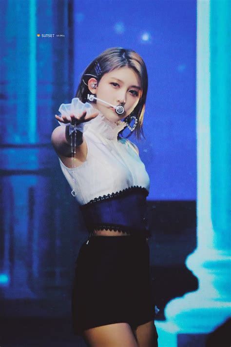 Sunset🌅 On Twitter 230119 Ive 아이브 가을 김가을 Gaeul