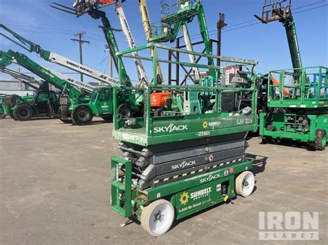 2016 Skyjack Sjiii 3226 Electric Scissor Lift In North Kansas City