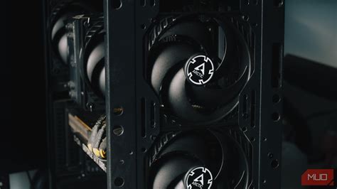 How To Horizontally Flip Or Invert Your Computer Display