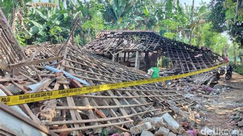 4 Rumah Terimbas Ledakan Keras Mercon Di Sumenep Kaca Pecah Genting Rusak