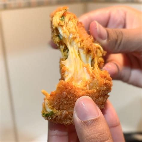 Coxinha Sem Massa E Recheada Com Queijo Leve Prática E Deliciosa