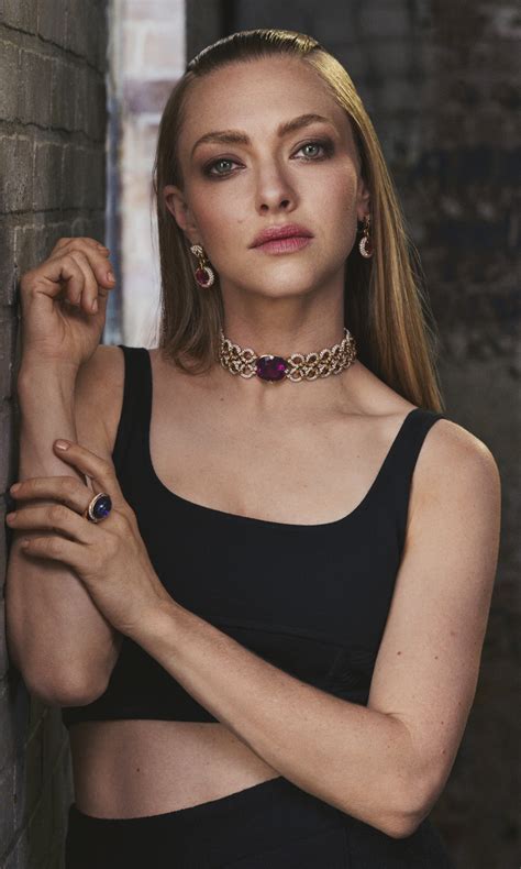 1200x2000 Resolution 6k Amanda Seyfried Photoshoot Vogue 2023 1200x2000