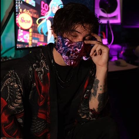 Me Regalas Un Follow Por Favor Tqm 🖤 Qué Hay Quién Eres Qué Quieres