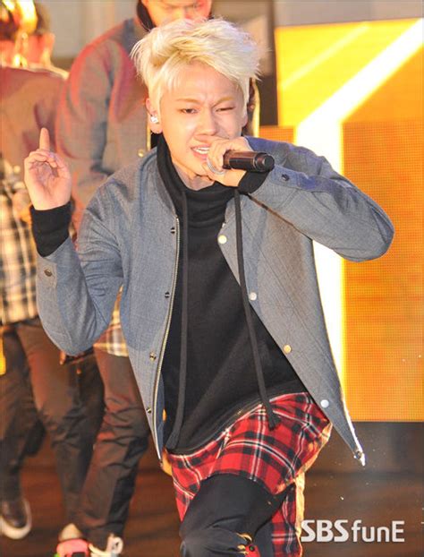 E포토 비투비 정일훈 매력적인 얼굴에 매력적인 보이스까지