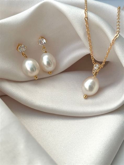 Pearl Bridal Jewellery Set Gold Diamond And Pearl Necklace Dainty