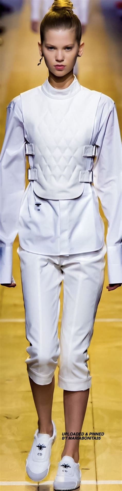 26 Straitjacket Fashion Ideas Fashion Fashion Design How To Wear