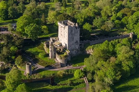 Blarney Stone Rock Of Cashel And Cahir Castles Tour From Dublin In