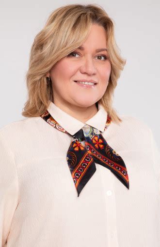 Brązowa Chusta W Kwiaty