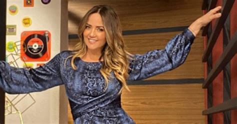 Andrea Legarreta Y Su Vestido Morado Del Renacer