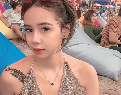 Layanan Pijat Panggilan Tebet 24 Jam Pilih Foto Terapis Wanita