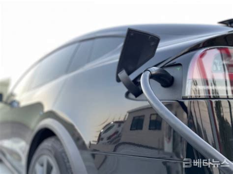 트럼프 인수위 Ev 세액 공제 폐지 검토테슬라·리바안·루시드 주가 동반 하락