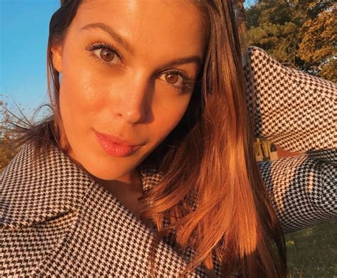 Iris Mittenaere Dévoile Une Nouvelle Recette De Cuisine Sur Instagram