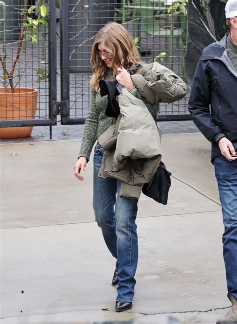 Das Ist Der Angesagteste Jeans Trend 2026 Jennifer Aniston Trägt Ihn Schon Vogue Germany