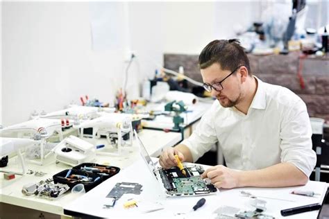 Top 3 Online Bachelors Programs In Electronics Engineering