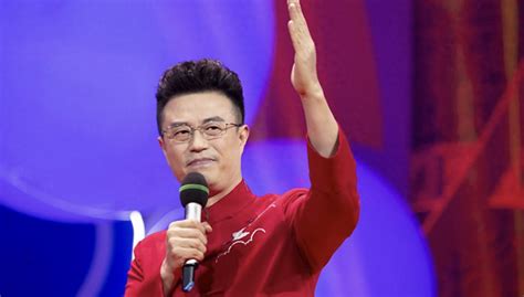 著名主持人白燕升怒发视频，揭露十年前往事！ 全球新闻流 六度世界