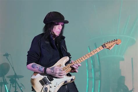 Motley Crue 103gbf