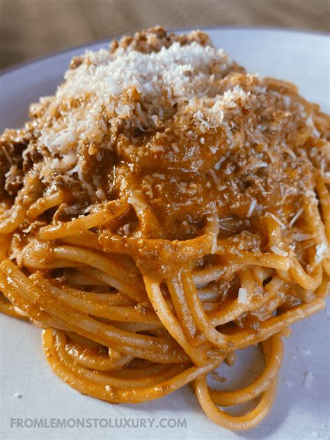 Easy Spaghetti Bolognese Recipe Budget Friendly From Lemons To Luxury