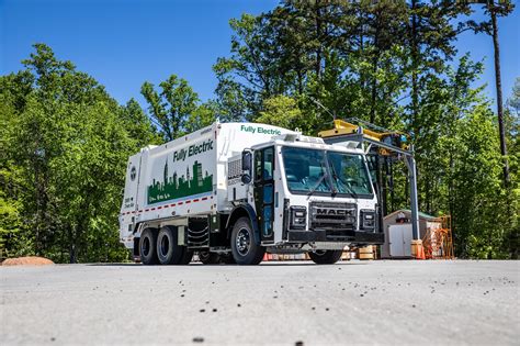 Check Out These Enormous Electric Garbage Trucks Popular Science