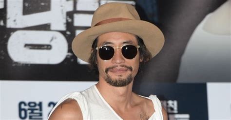 류승범 측 10살 연하 슬로바키아 여자 친구와 결혼아빠도 된다