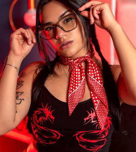 Ninaa 01主播：免费直播性爱表演和聊天 Stripchat
