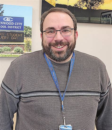 Popko Receives U Of Chicago Outstanding Educator Award The Tribune Press Reporter