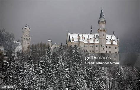 Neuschwanstein Castle Snow Photos And Premium High Res Pictures Getty