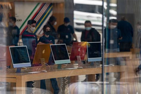 Apple To Bring Back In Store Classes As It Tiptoes Toward Normalcy Ad Age