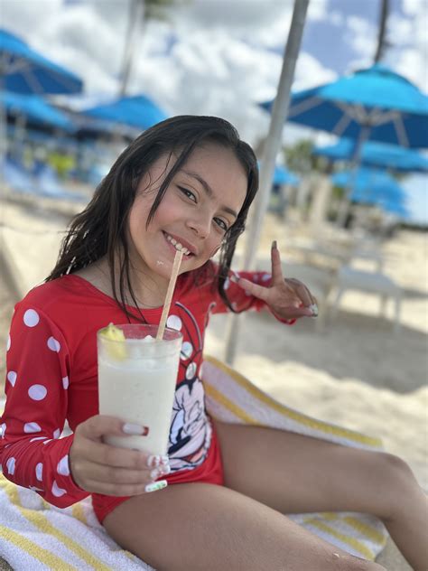 Pin By Luceroisaza On Luna Sofia Young Teens Fashion Curvy Woman Cute Girls