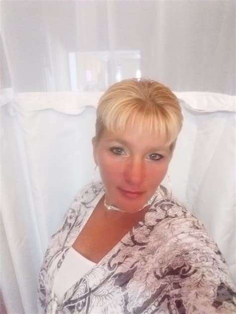 Sarah Chartier Starting On August 1st I Will Be Hosting A Commit To Fit Challenge The Group