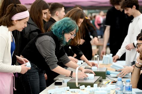 ილი ილიას სახელმწიფო უნივერსიტეტი • Ilia State University