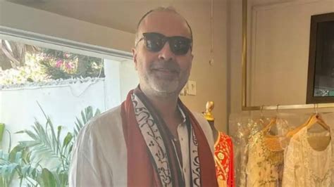 Meet Deepak Perwani The Richest Hindu In Pakistan Everything About Pakistani Fashion Designer