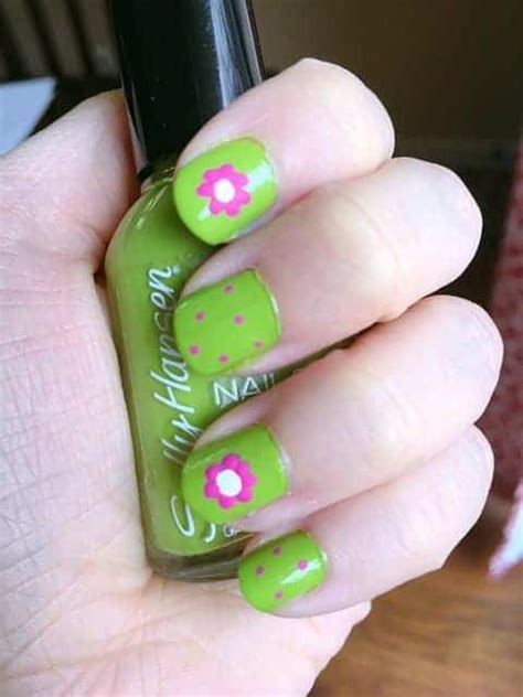 Simple Flower Nail Art Tutorial