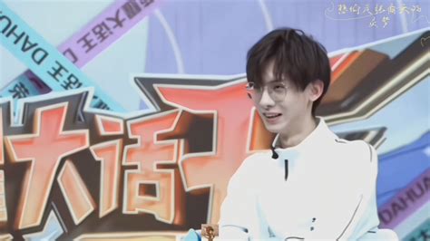 突然发现了家绝美的手捧花钩织店铺 茉莉奶绿我超爱 默认收藏夹 哔哩哔哩视频