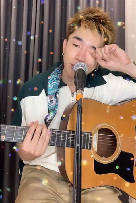 Chi Dan Cried On The Livestream Apologized To The Audience Amid Rumors