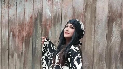 Potret Terbaru Sally Marcellina Sekarang Dulu Jadi Gadis Warkop Dki Berperan Sebagai Pacar