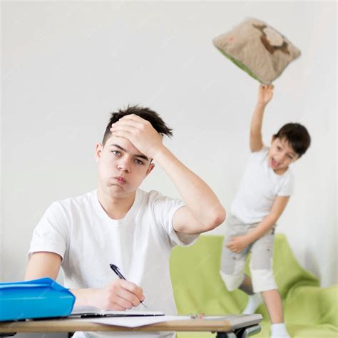 Free Photo Siblings Home During Quarantine