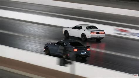 Dodge Challenger Hellcat Drags S650 Ford Mustang Gt And Fwd Civic