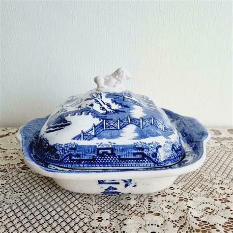 Antique Large Blue And White Willow Pattern Tureen Vinterior
