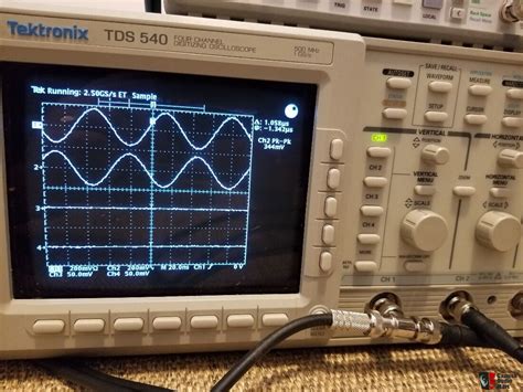Tektronics 4ch Oscilloscope And Agilent Function Generator Photo