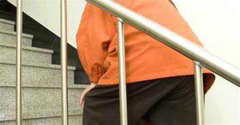 노년층 무릎 관절염 걸음걸이 따라 치료법 다르다