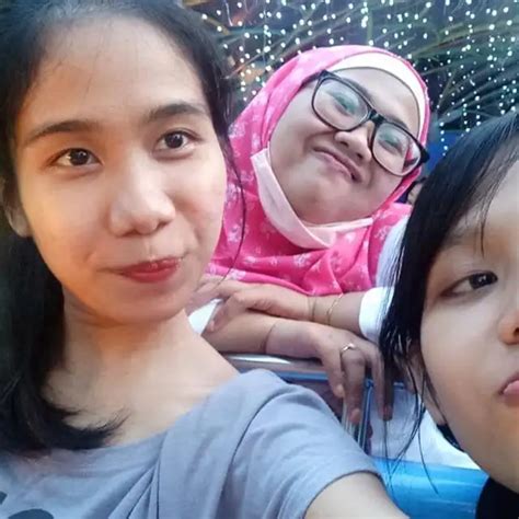 Au Pair In Indonesia Apriliany [75371]