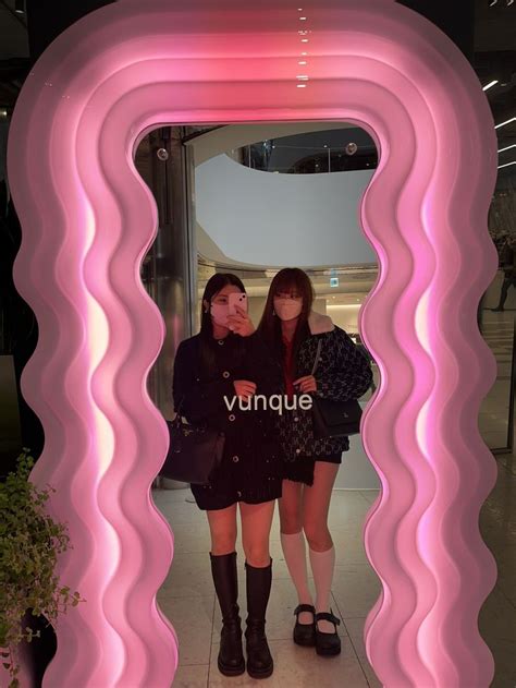 Pin By Bitenikki On Ily 1 Girl Group Entertaining