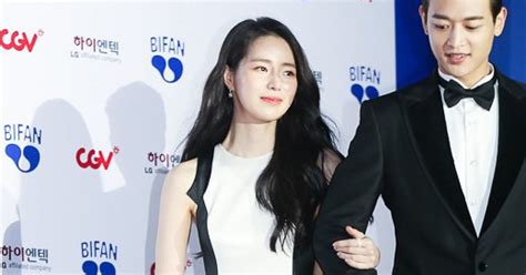 포토 임지연 옆트임으로 드러낸 각선미