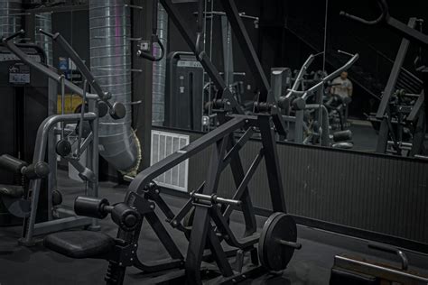 Iso Lat Pulldown Gentry Gym