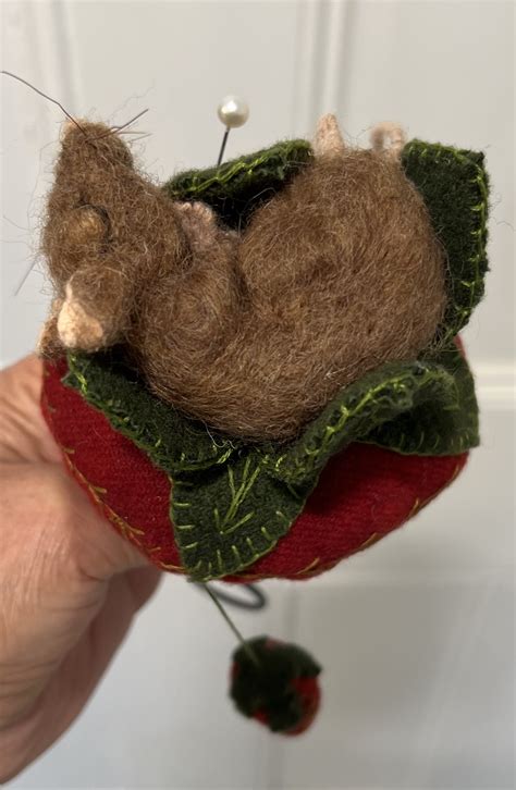 Wee Mouse On Clamp Two Old Crows